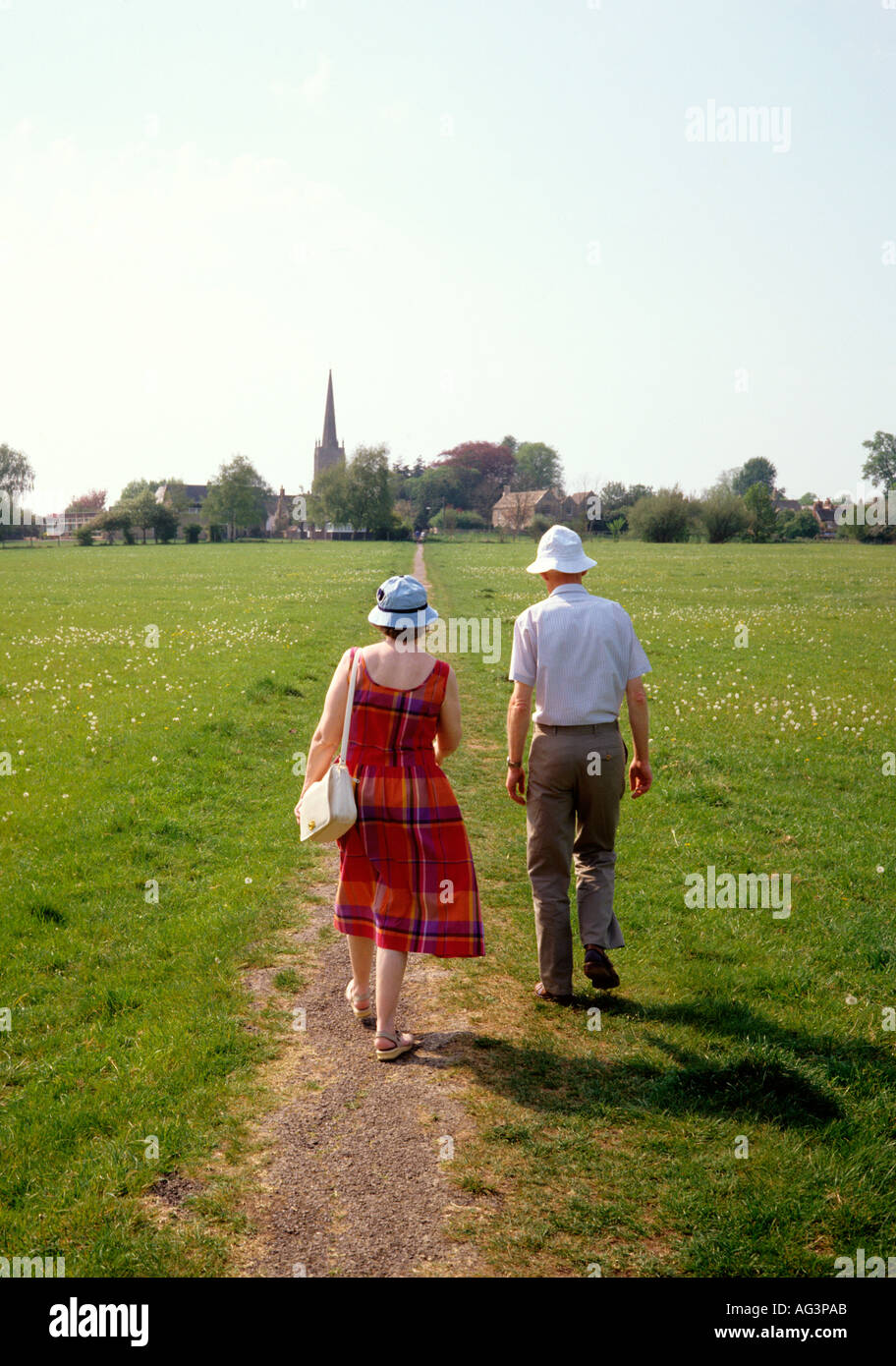 Postcard of people walking hi-res stock photography and images - Alamy