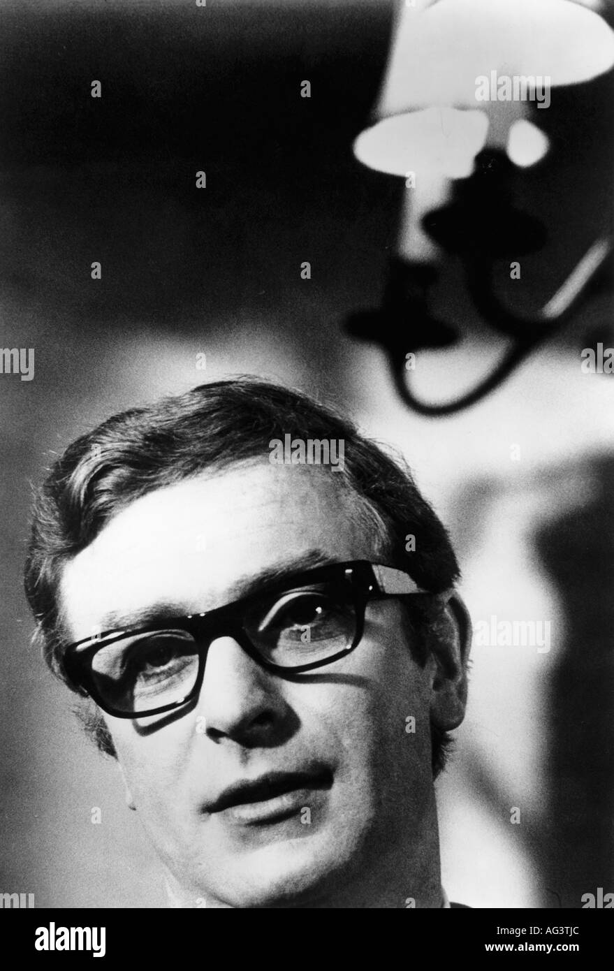 Michael caine 1960s hi-res stock photography and images - Alamy