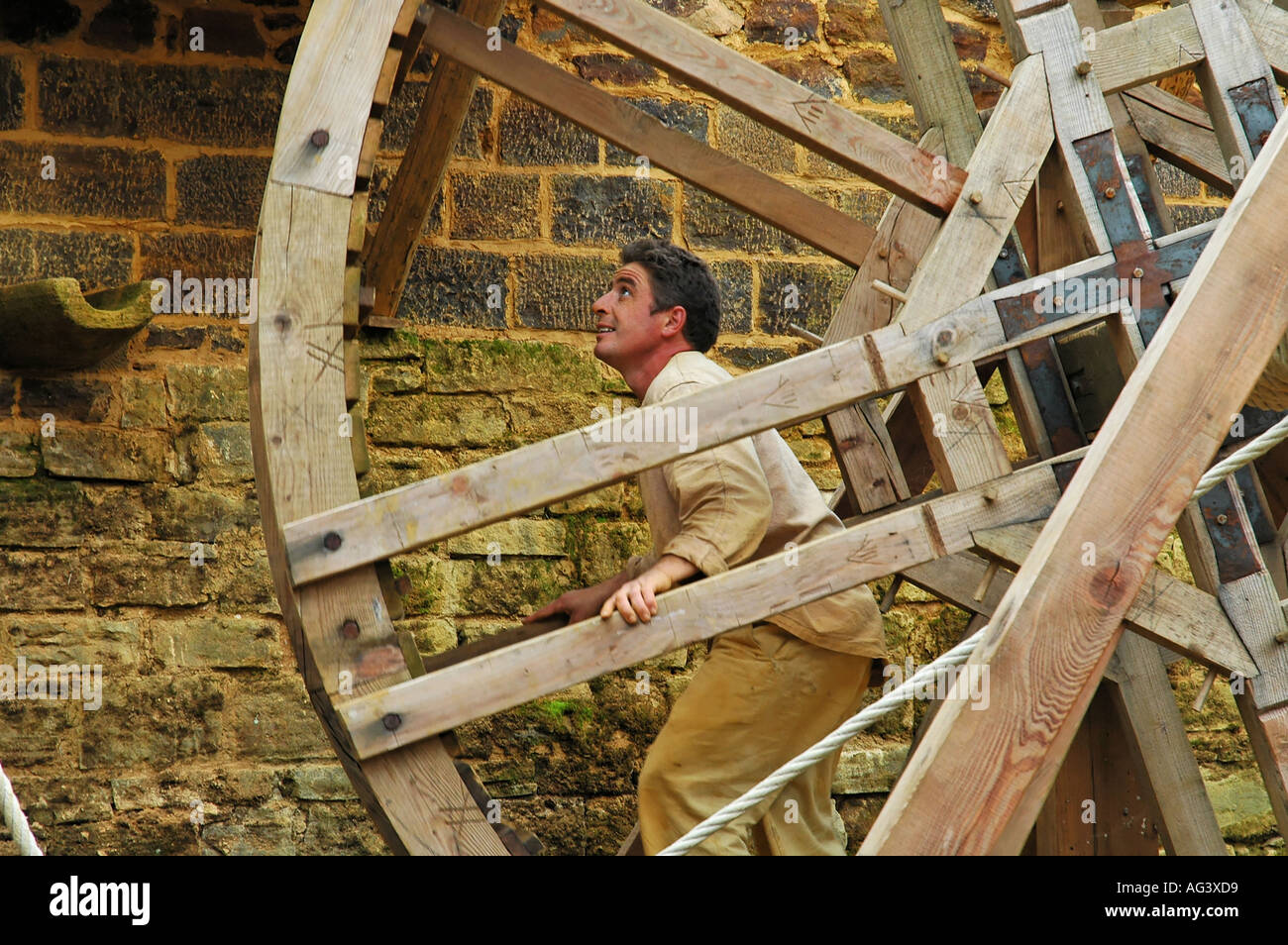 Medieval machine hi-res stock photography and images - Alamy