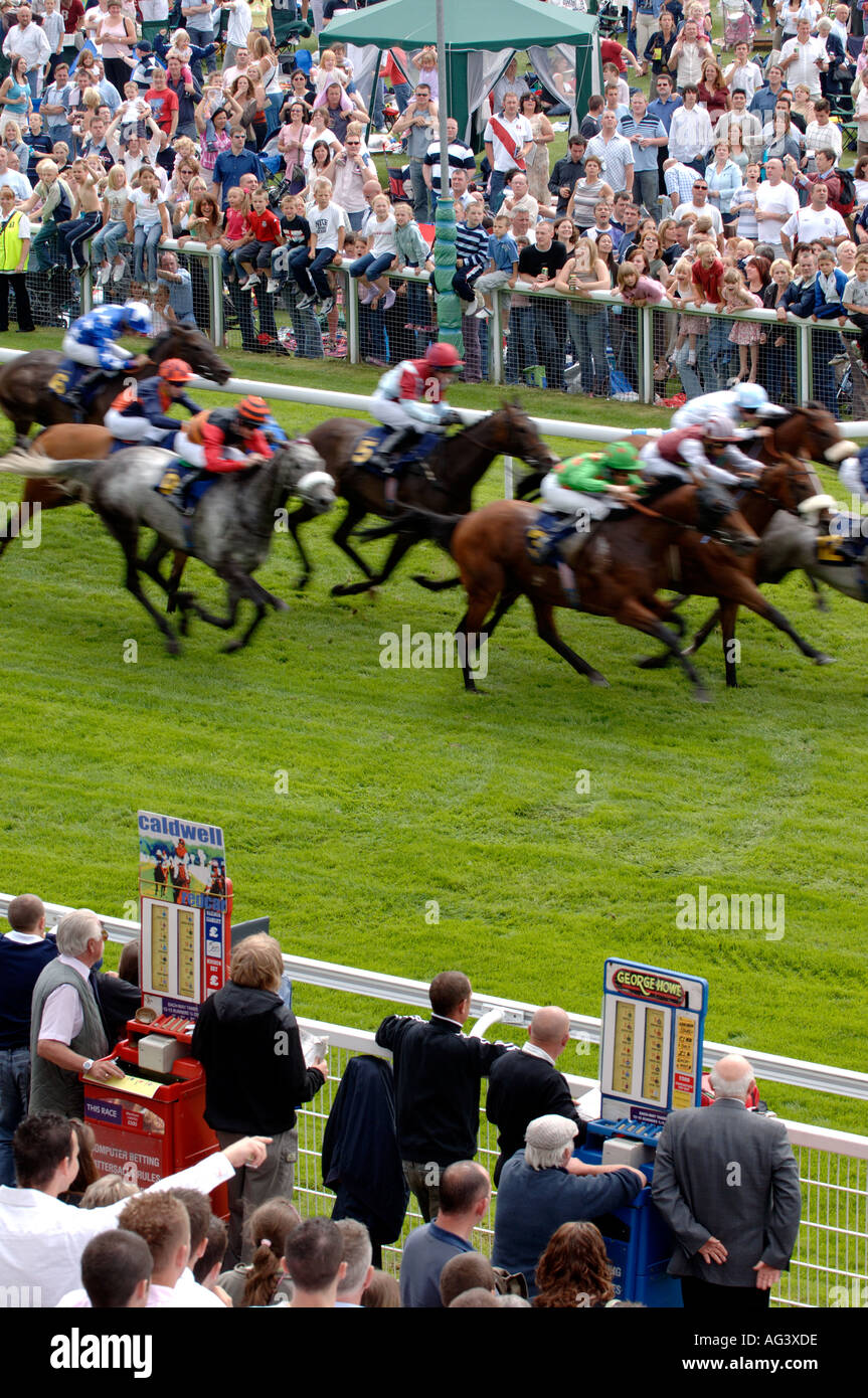 Chester races england uk hi-res stock photography and images - Alamy