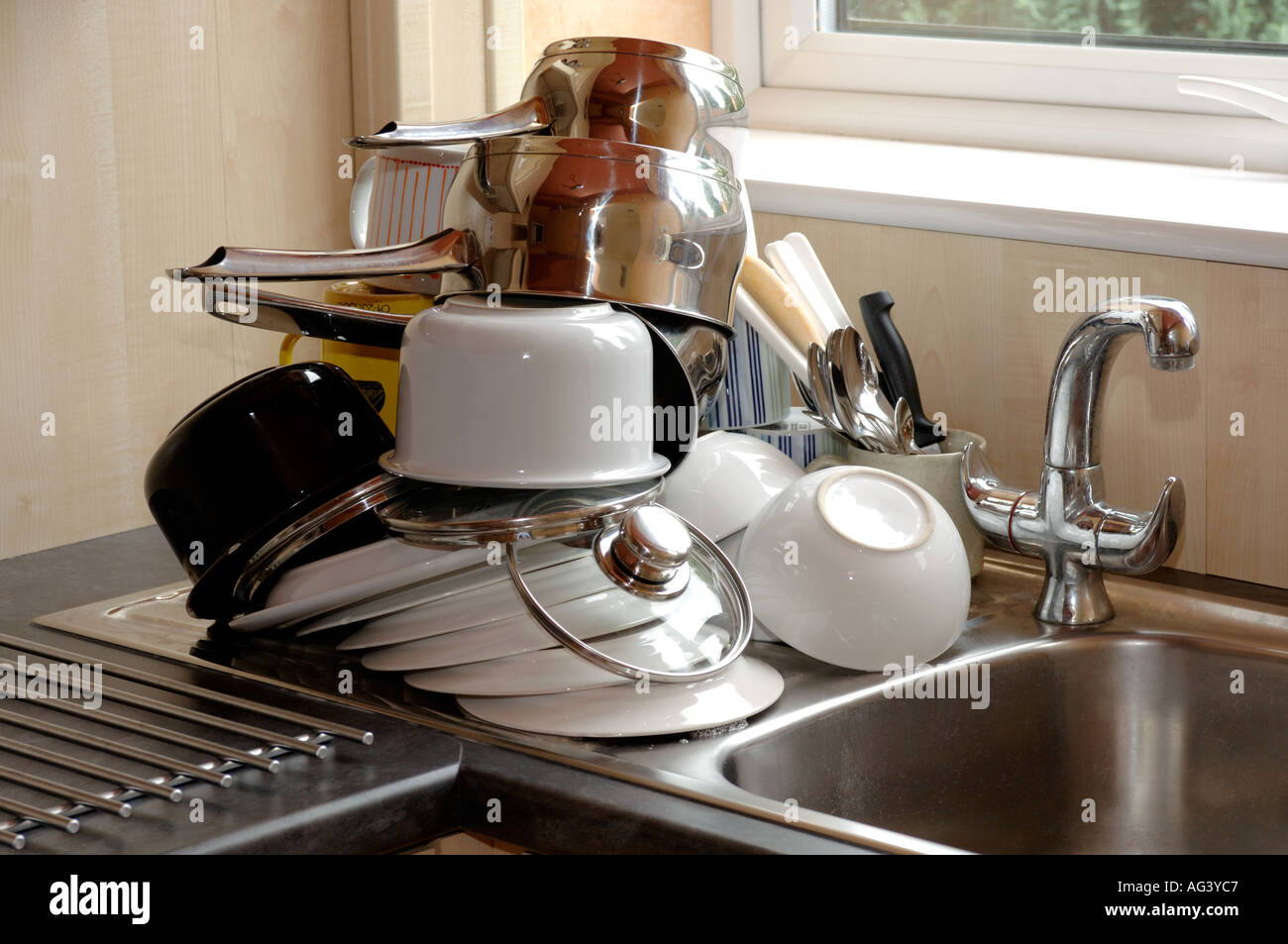 Kitchen sink dishes pots pans hi-res stock photography and images - Alamy