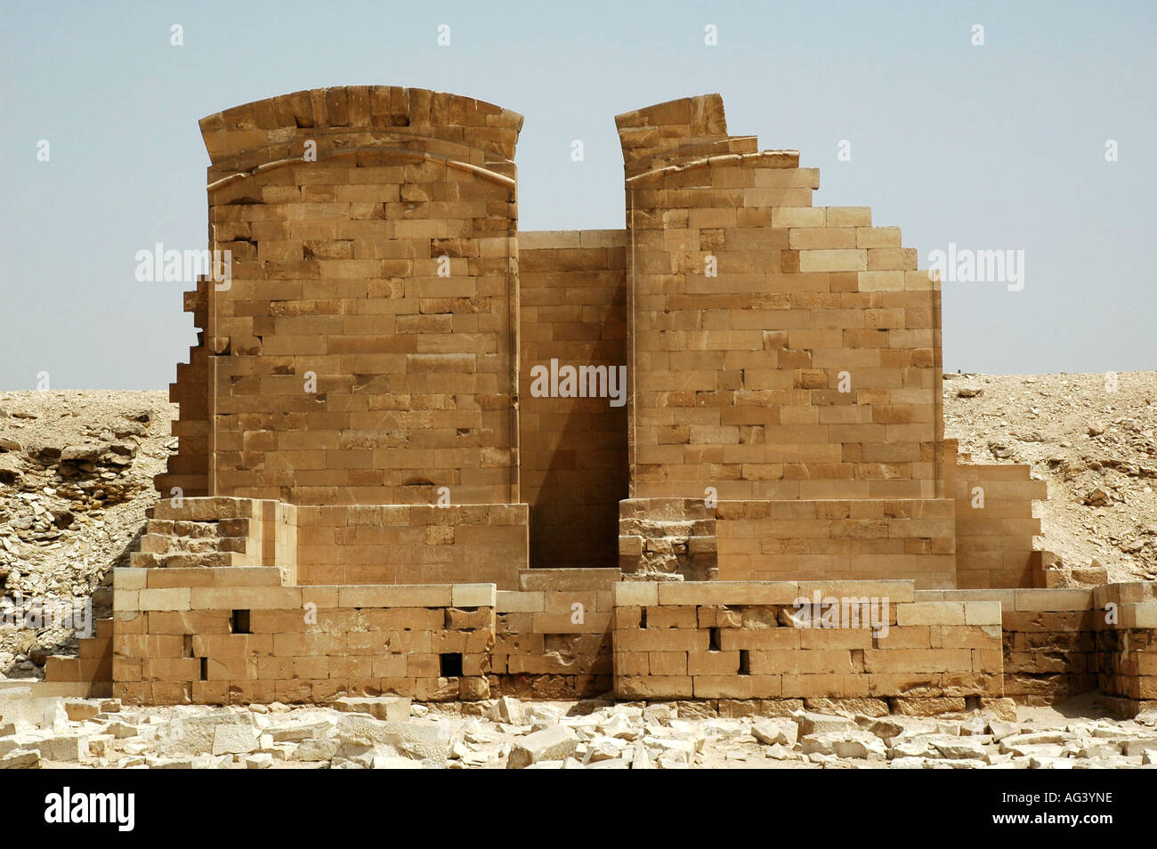 Ancient building within the Zoser complex at Saqqarah Stock Photo - Alamy
