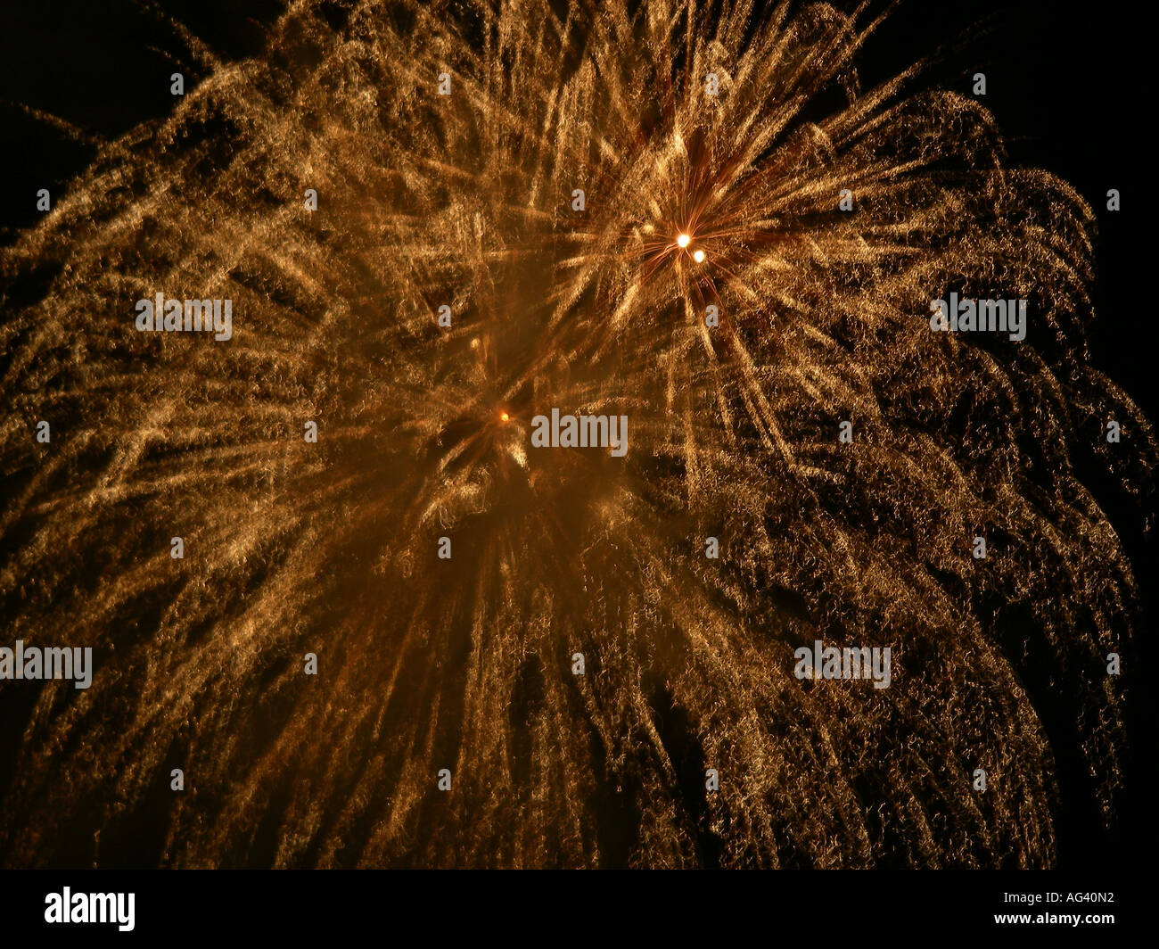 Golden fireworks display hi-res stock photography and images - Alamy