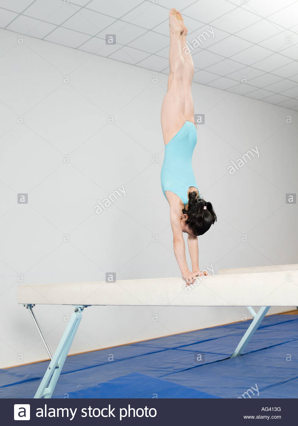 Girl Gymnast Stock Photos & Girl Gymnast Stock Images - Alamy