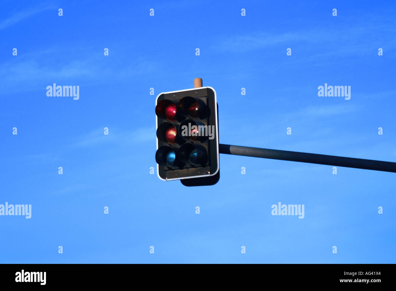 Traffic light images red stop green go hi-res stock photography and ...