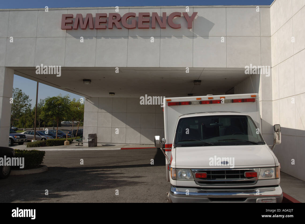 Emergency room with ambulance Stock Photo - Alamy