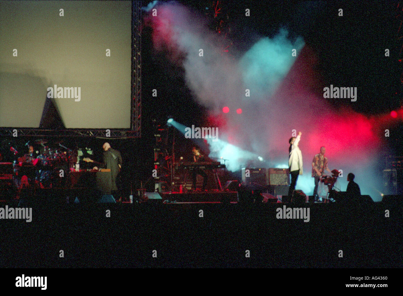 Peter gabriel performing hi-res stock photography and images - Alamy