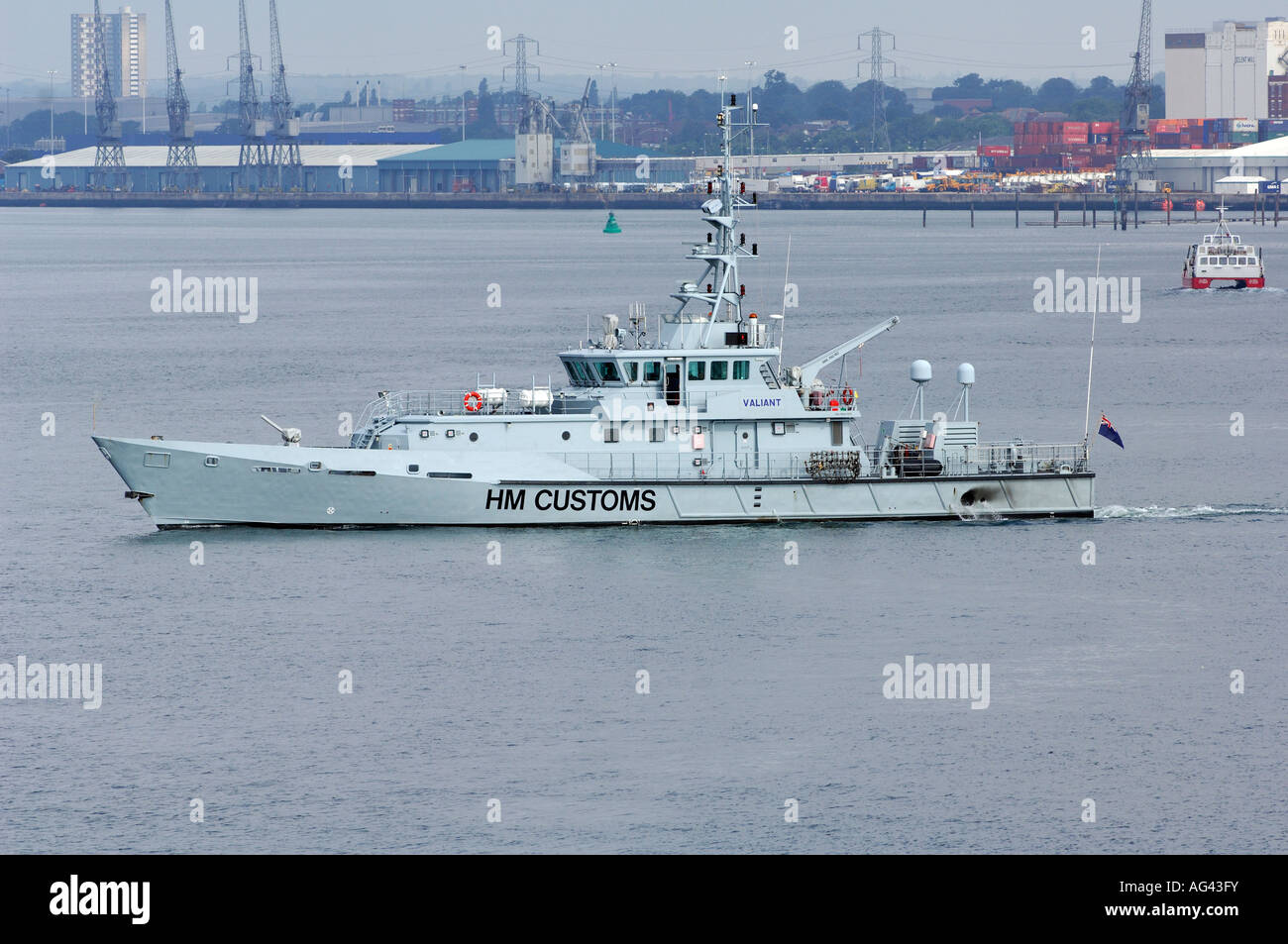 the hm customs vessel valiant in southampton water Stock Photo - Alamy