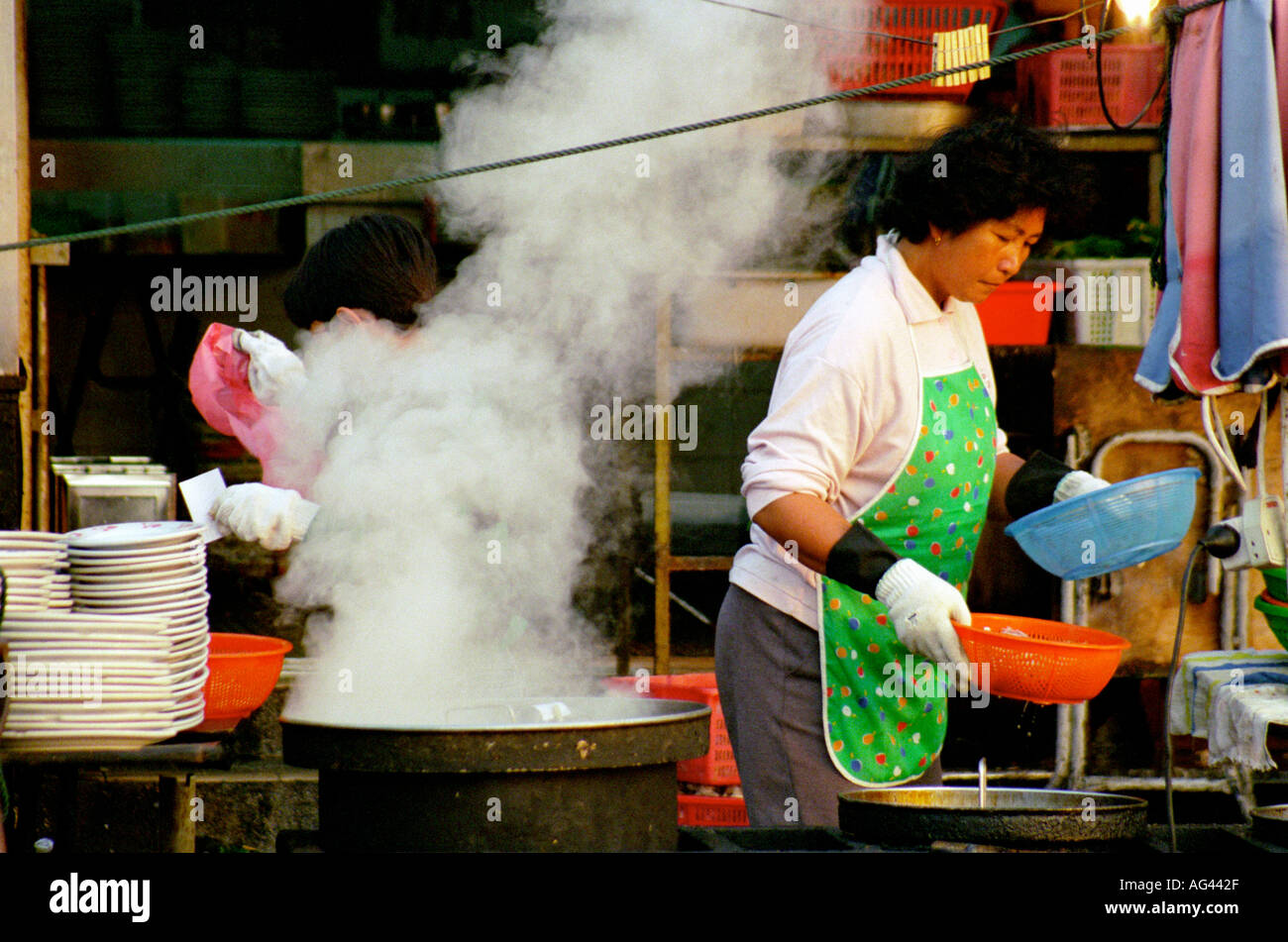 Hong kong dirty street food hi-res stock photography and images - Alamy