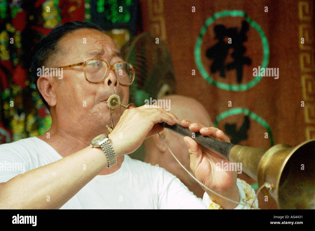 Chinese trumpet hi-res stock photography and images - Alamy
