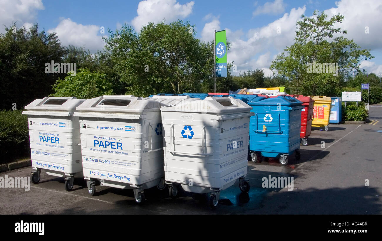 Supermarket recycling point 1 Stock Photo - Alamy