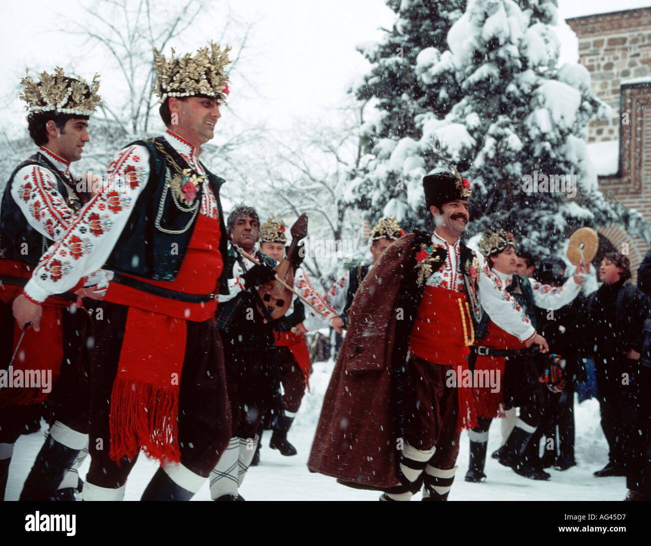 Carol singers christmas hi-res stock photography and images - Alamy