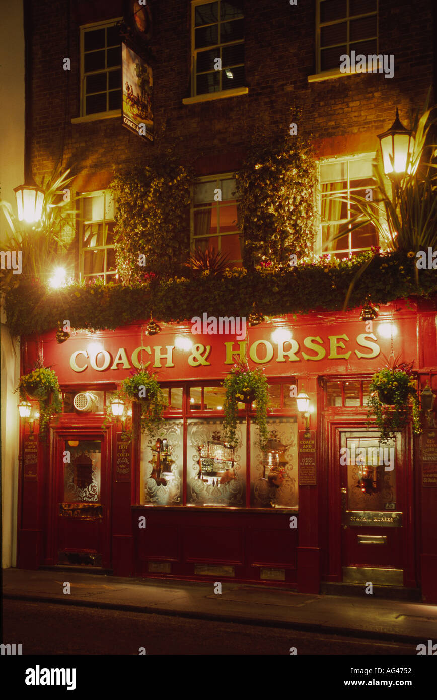 Pubs londres hi-res stock photography and images - Alamy