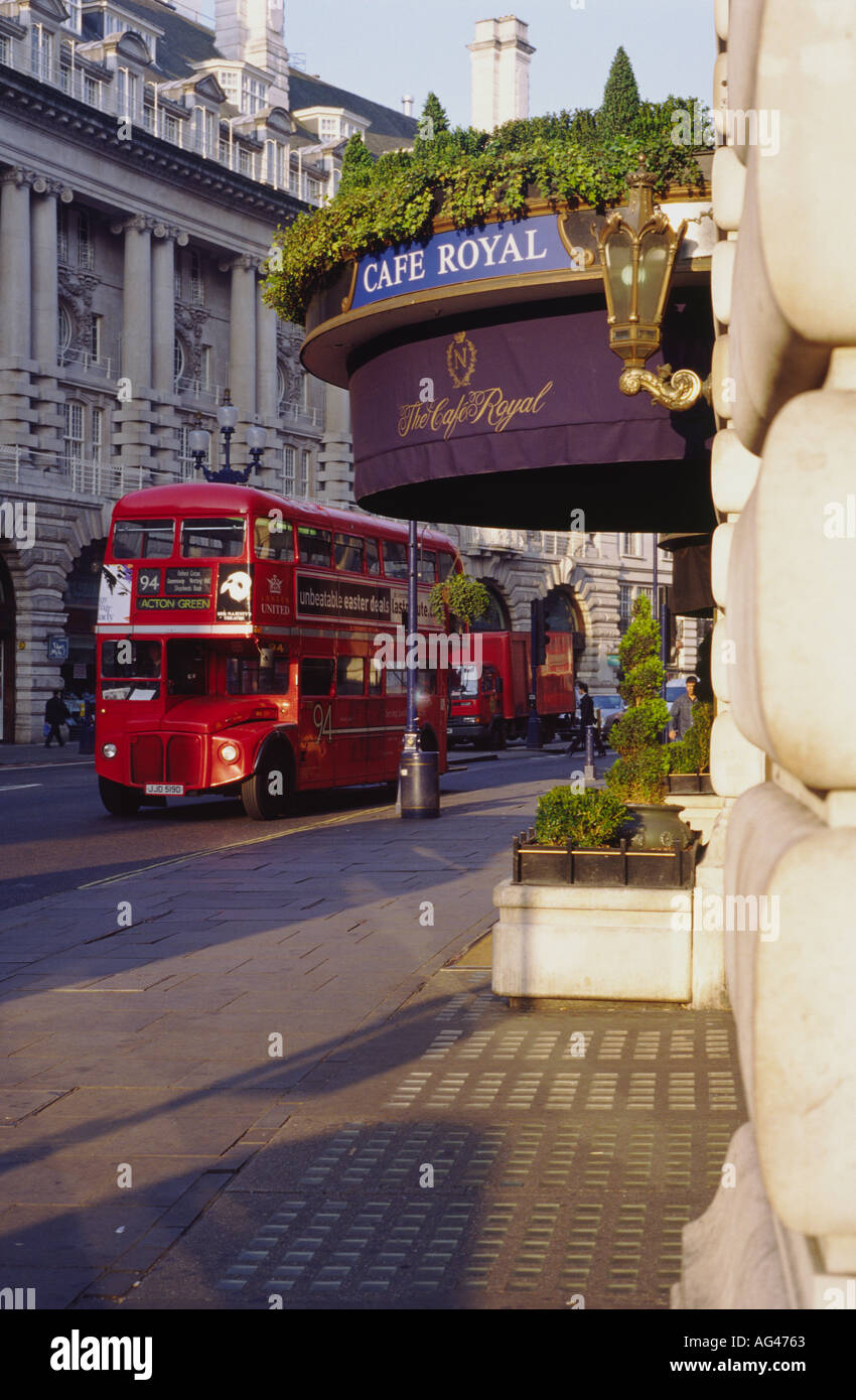 Double decker cafe hi-res stock photography and images - Alamy
