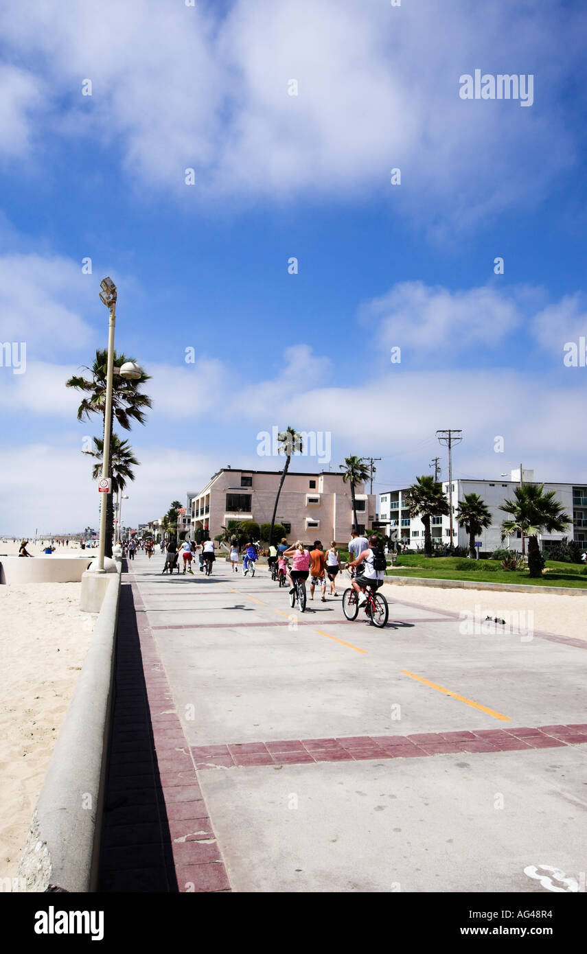 Beach side promenade in Hermosa Beach, California, USA Stock Photo - Alamy