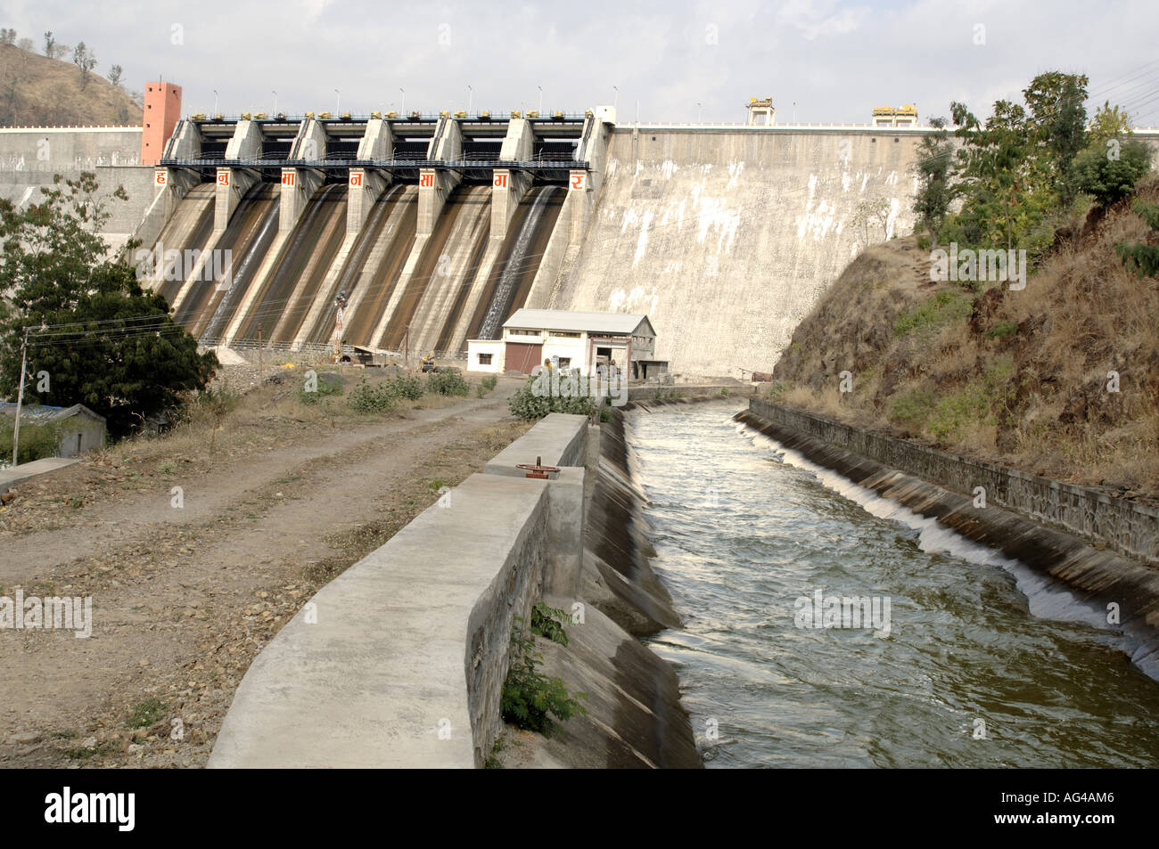 Hanuman Sagar dam with canal for irrigation Akola Akot Maharashtra ...