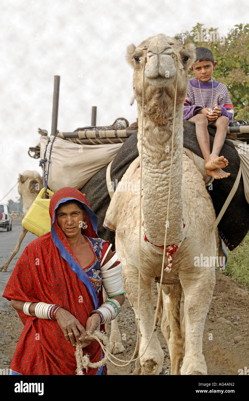 Bus family mother children boys hi-res stock photography and images - Alamy