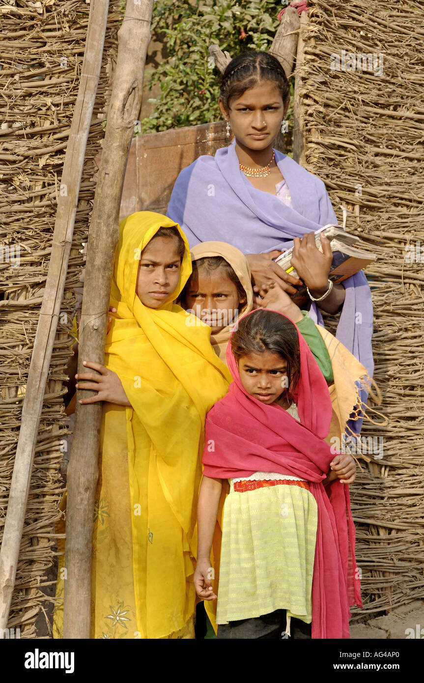 HMA79198 Village Life mother with three children Akola Akot Maharashtra ...