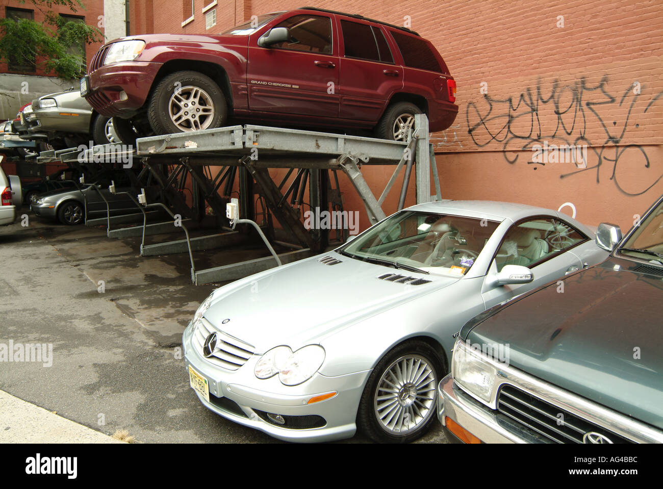 Double parking and new york hi-res stock photography and images - Alamy