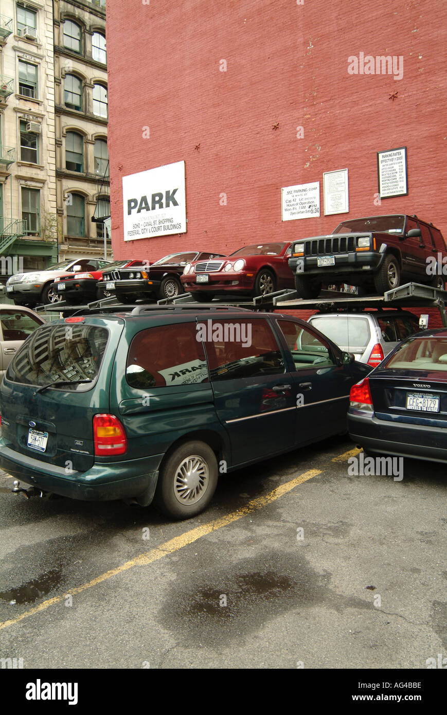double stacking car parking in new york Stock Photo - Alamy