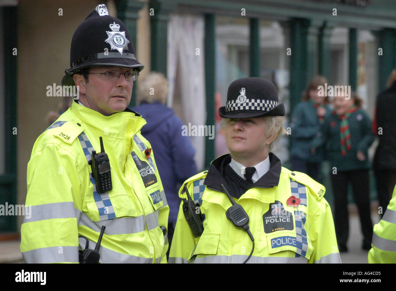 Two thames valley police hi-res stock photography and images - Alamy