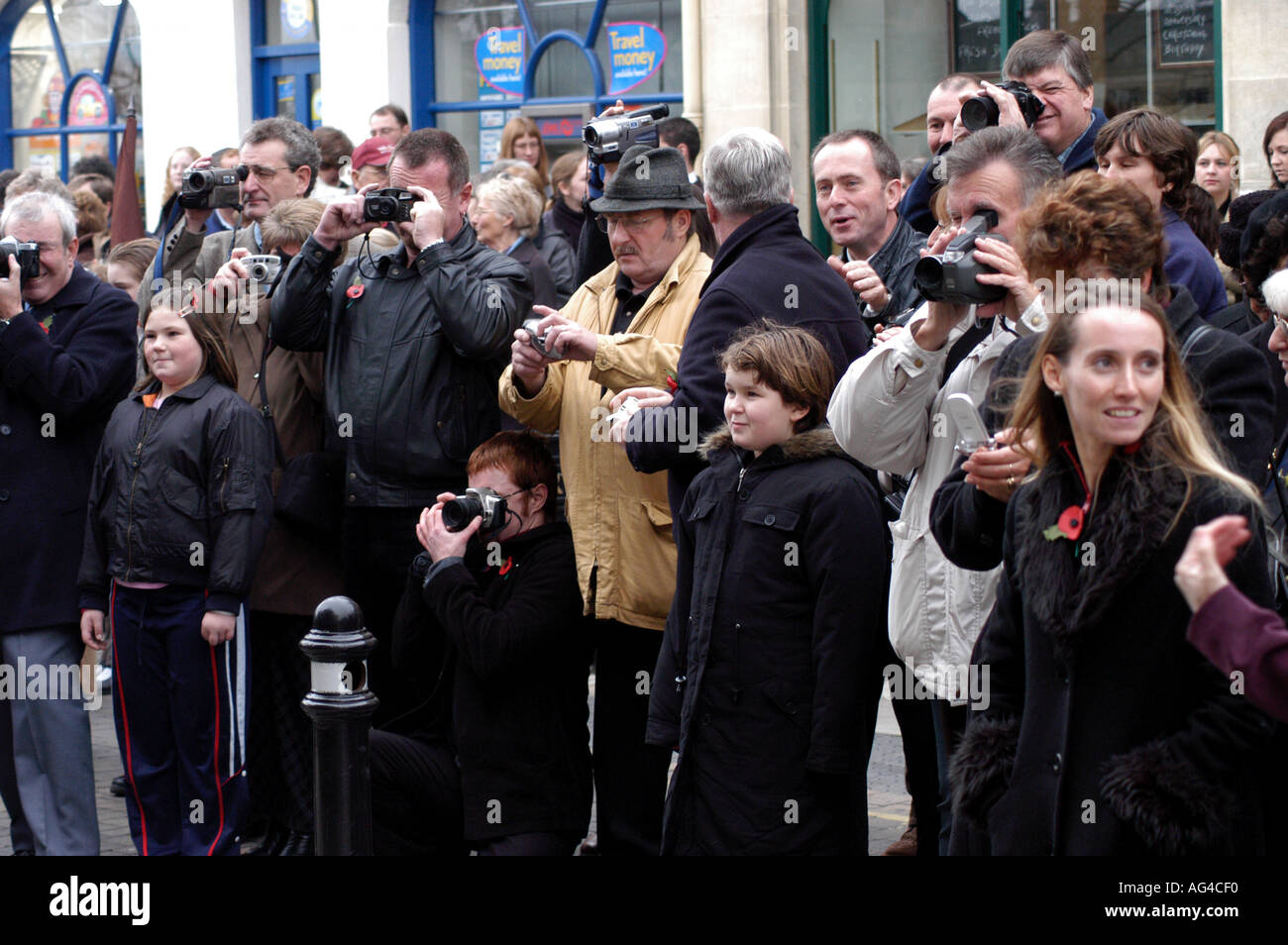 Crowd of photographers Stock Photo - Alamy