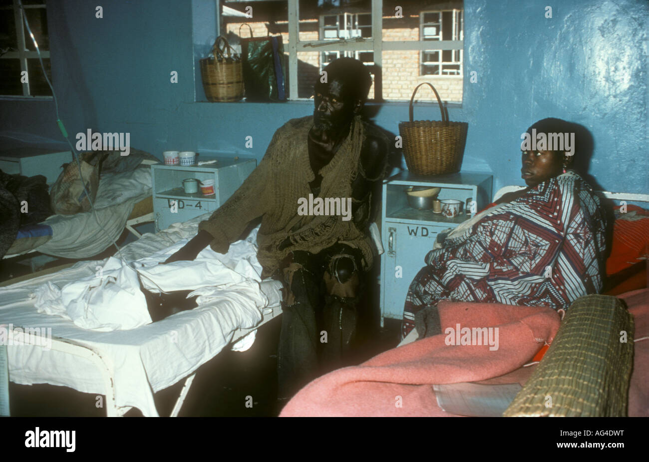 Poor hospital africa hi-res stock photography and images - Alamy