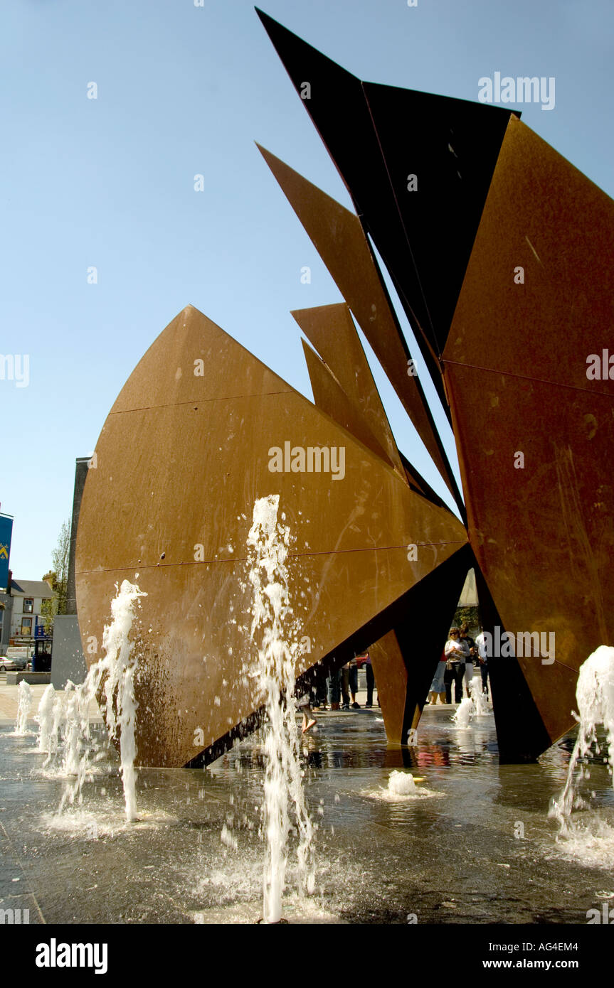 Galway sculpture eyre square galway hi-res stock photography and images ...