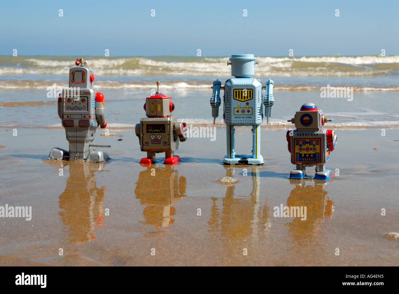 Four robots hi-res stock photography and images - Alamy