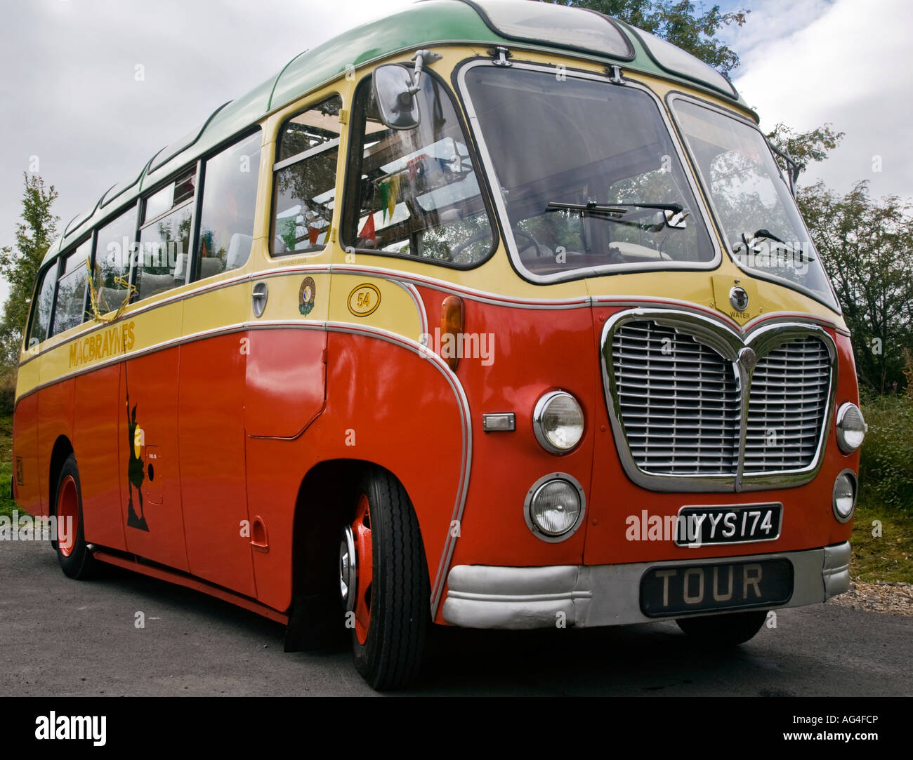 1960 Bedford C521 Duple bodied 21 seater coach in MacBraynes green red ...