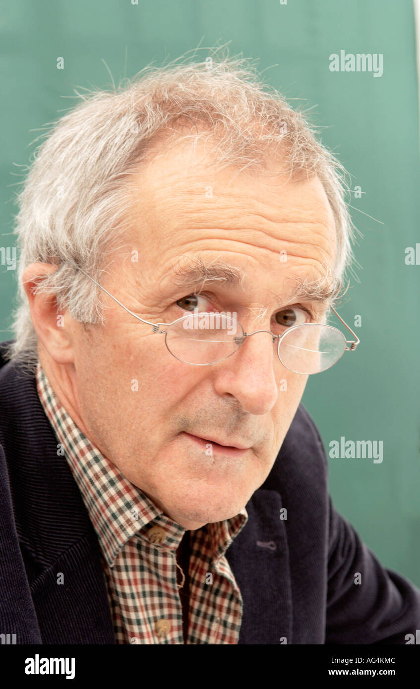 Steve jones hi-res stock photography and images - Alamy