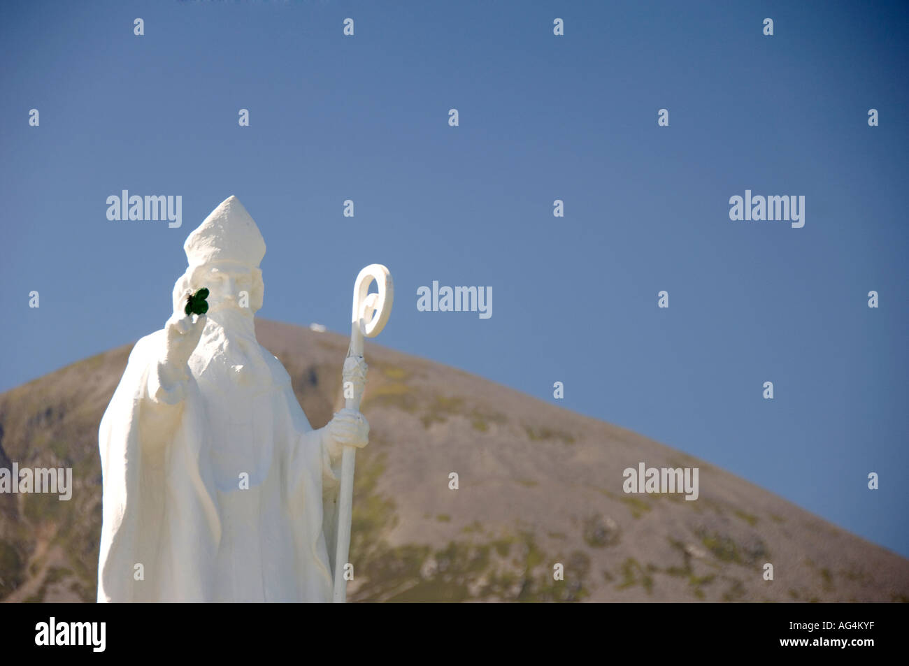 Statue of saint patrick at base hi-res stock photography and images - Alamy