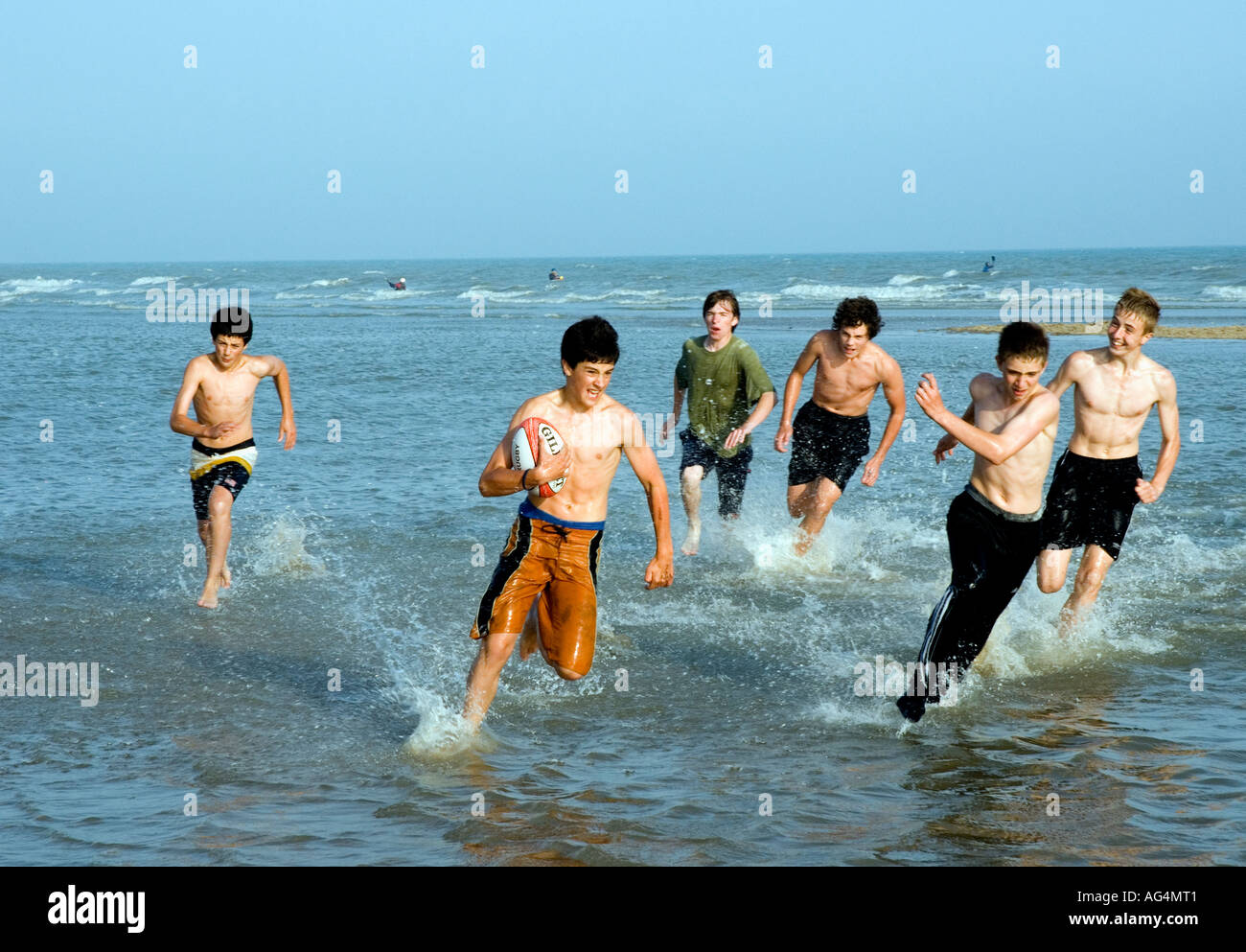 Beach rugby Rye Rugby Club rugby rugger practice session at Camber ...