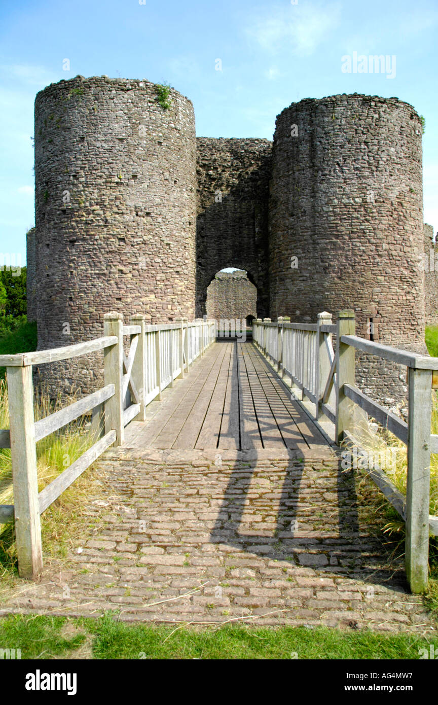A 12th century motte and bailey fortress hi-res stock photography and ...