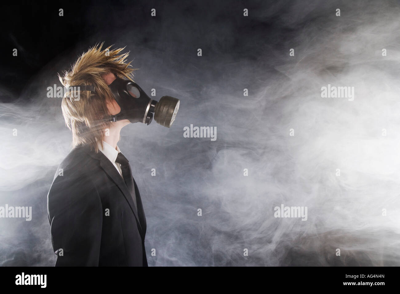 Man wearing a gas mask Stock Photo - Alamy