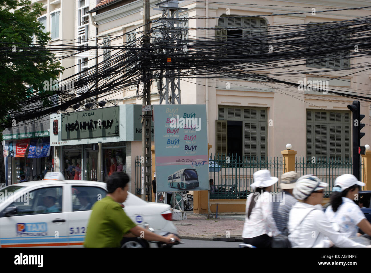 Traffic and cabling in Ho Chi Minh city Saigon Stock Photo - Alamy