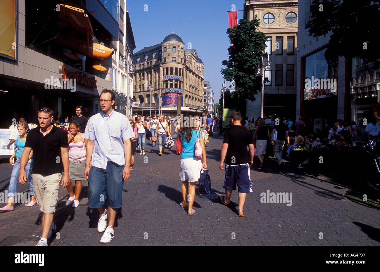Germany North Rhine Westphalia Cologne People walking in Schildergasse ...
