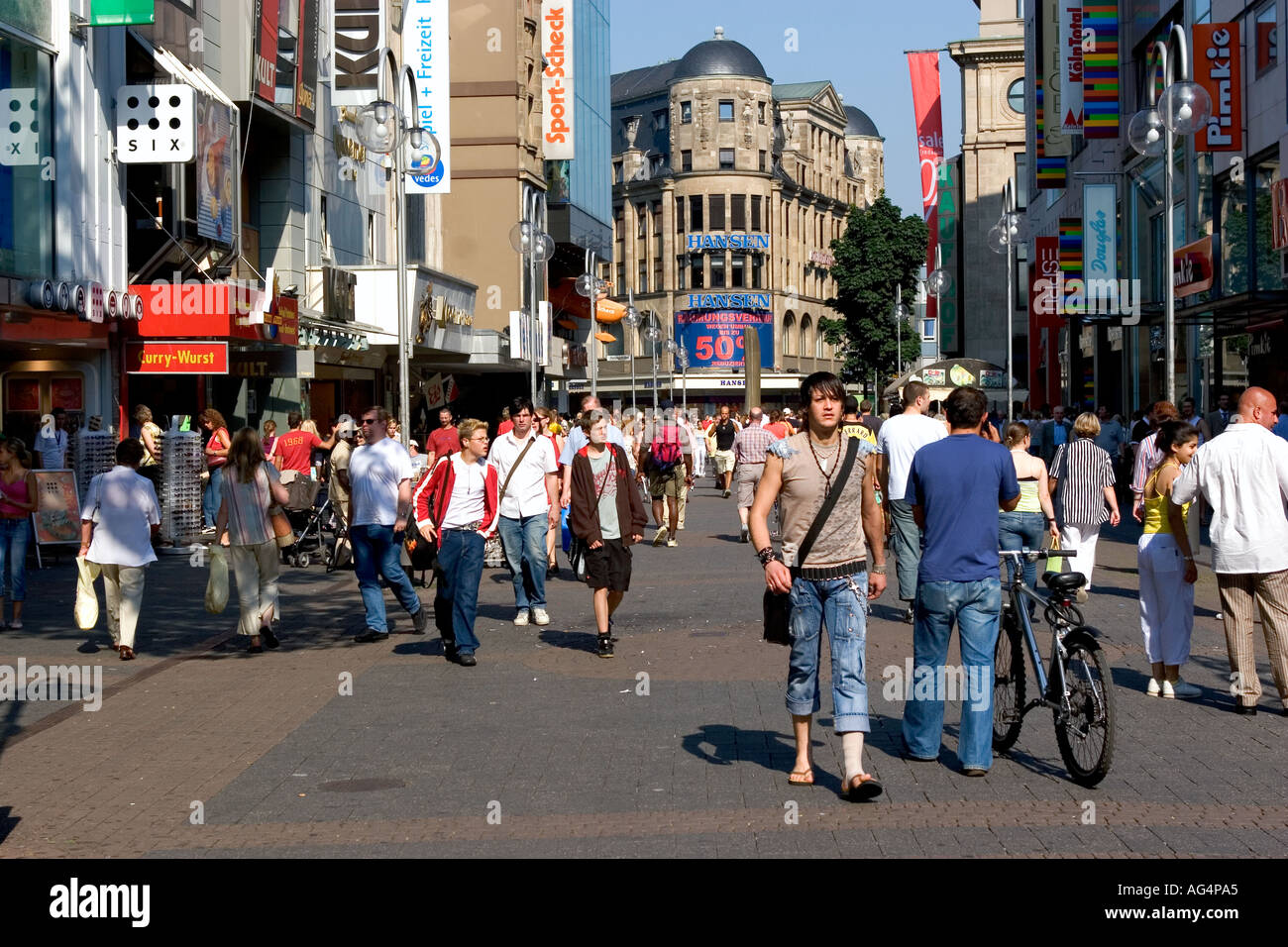 Germany North Rhine Westphalia Cologne People walking in Schildergasse ...