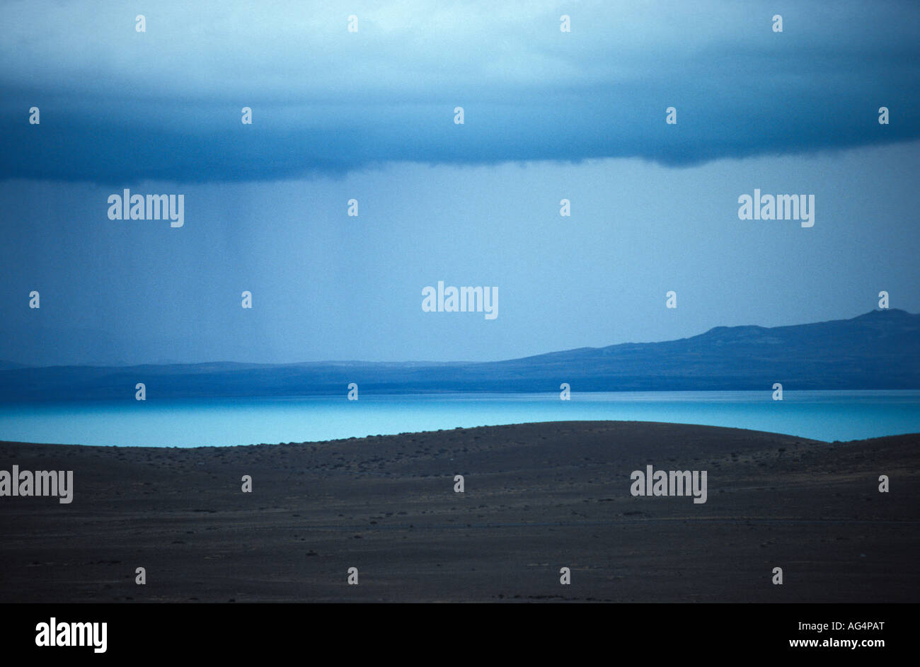 Rain over Lake Viedma, Santa Cruz, Patagonia, Argentina Stock Photo - Alamy