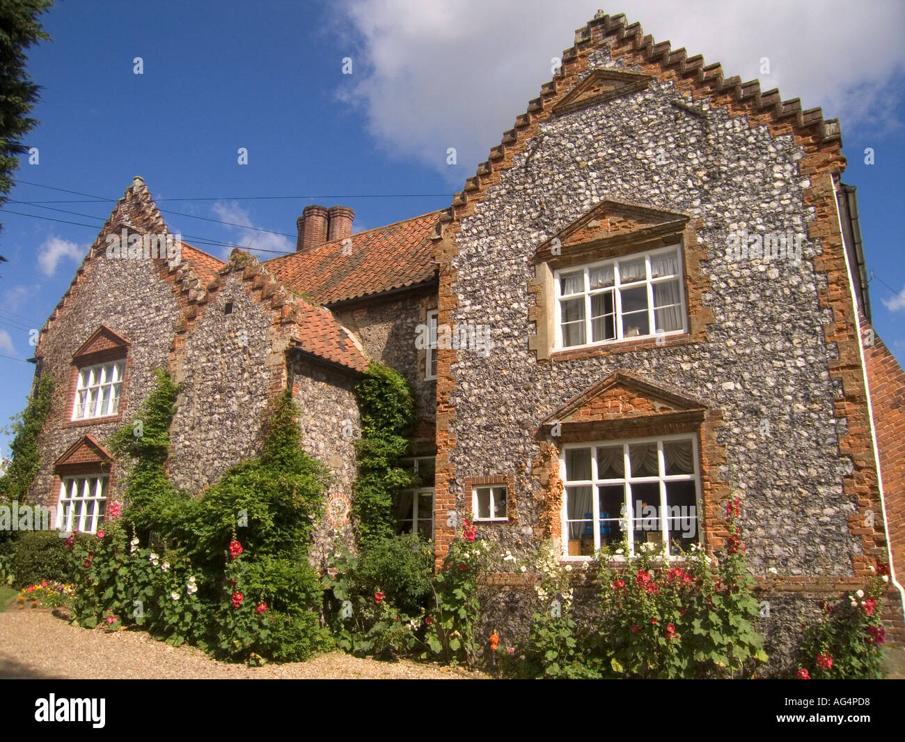 Flintstone house hi-res stock photography and images - Alamy