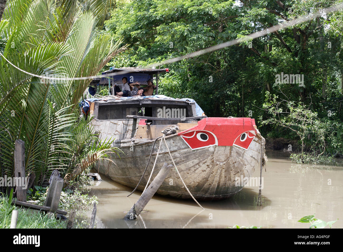 Vietnamese boat people hi-res stock photography and images - Alamy