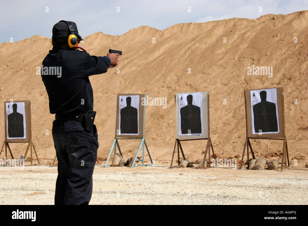 Paper target firing range hi-res stock photography and images - Alamy