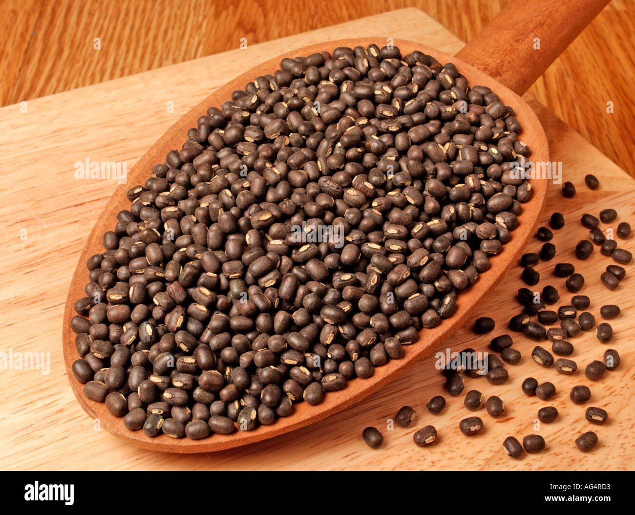 BLACK MUNG BEANS Stock Photo - Alamy