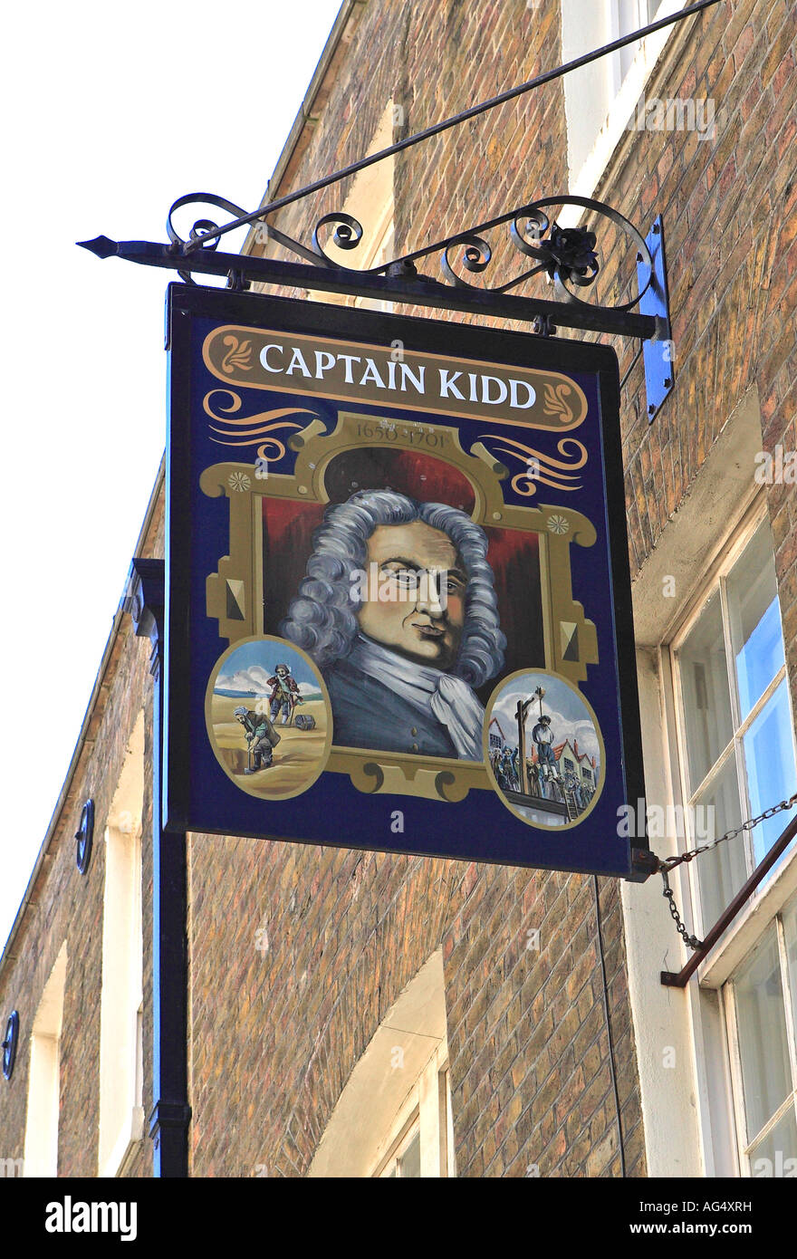 Captain Kidd Pub - Execution Dock - Wapping High Street Stock Photo - Alamy
