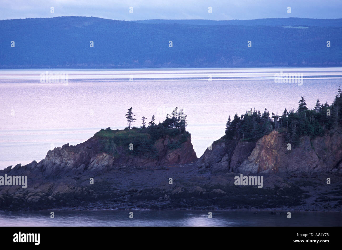Cleft of the rock lighthouse hi-res stock photography and images - Alamy