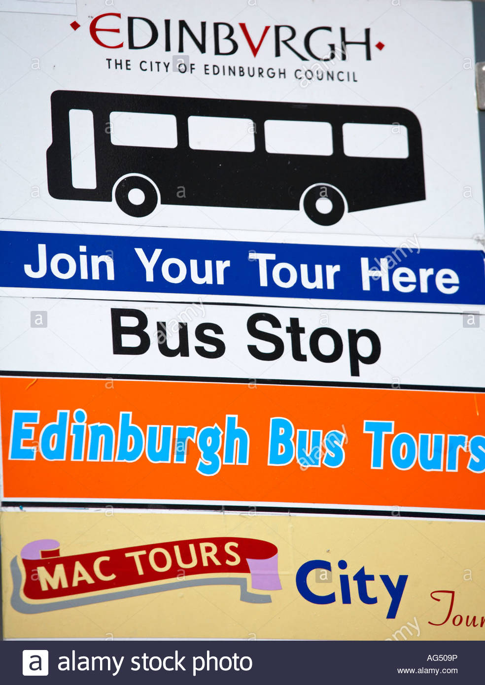 Edinburgh bus stop Royal Mile Stock Photo - Alamy