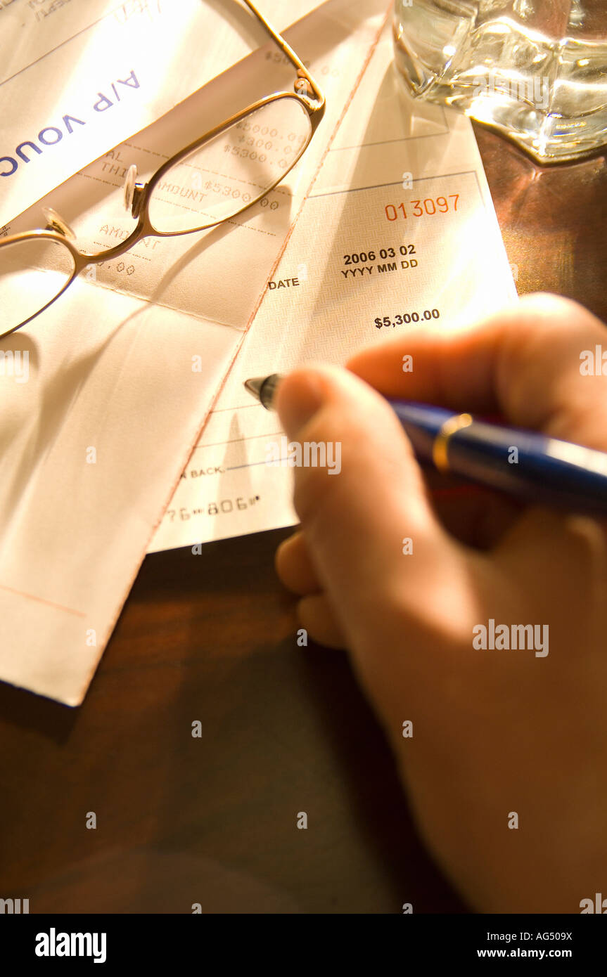 Signing bills hi-res stock photography and images - Alamy