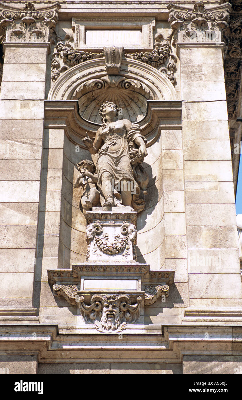 Opera House, statue detail, Budapest, Hungary Stock Photo - Alamy