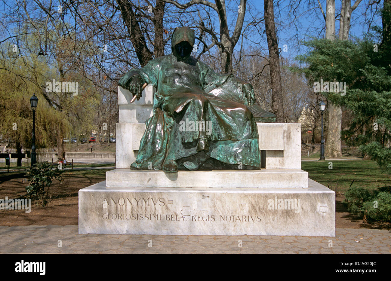 Anonymous statue hi-res stock photography and images - Alamy