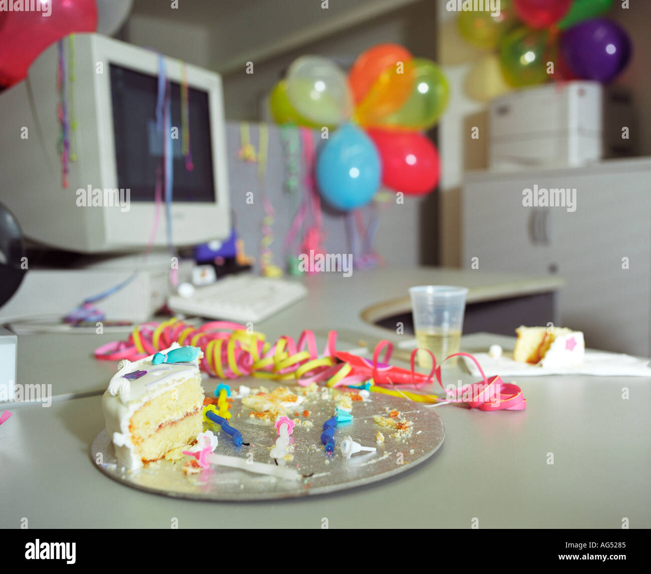 Remains birthday cake hi-res stock photography and images - Alamy